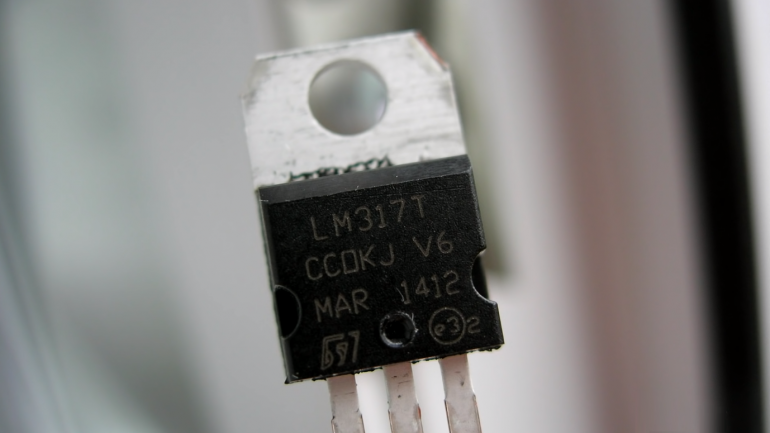 LM317T Pinout, Connection Diagram and Features - NerdyTechy