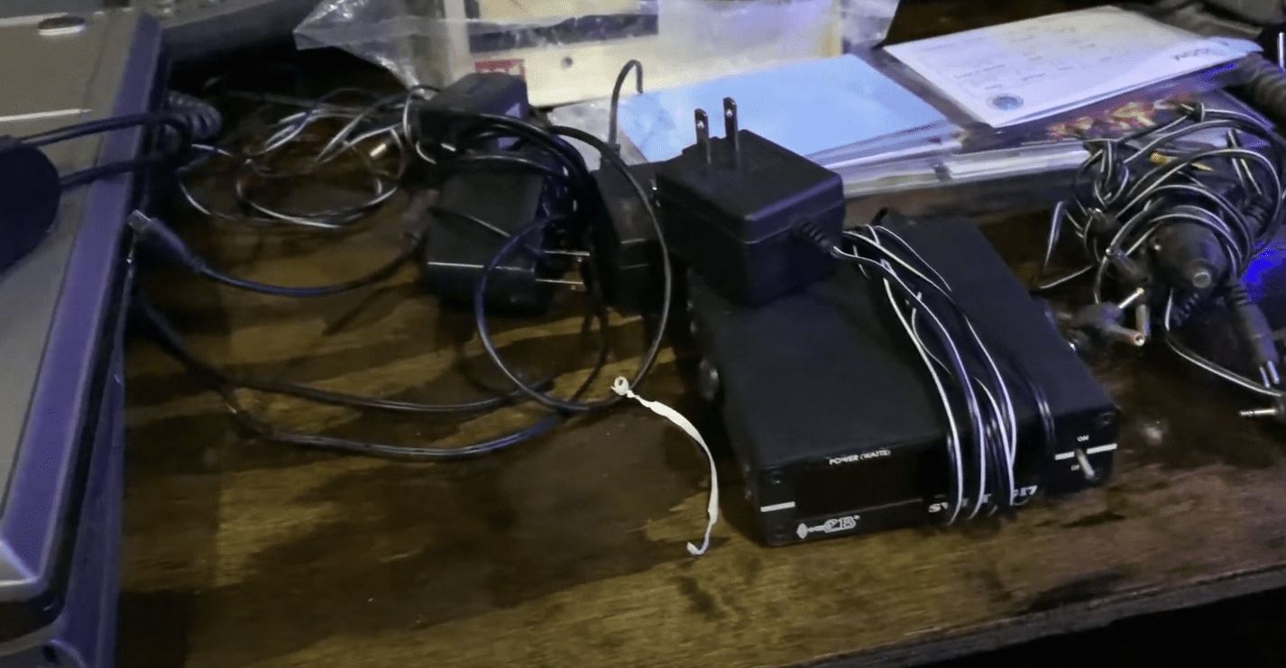 The 8 Best Ham Radio Desk Ideas - NerdyTechy